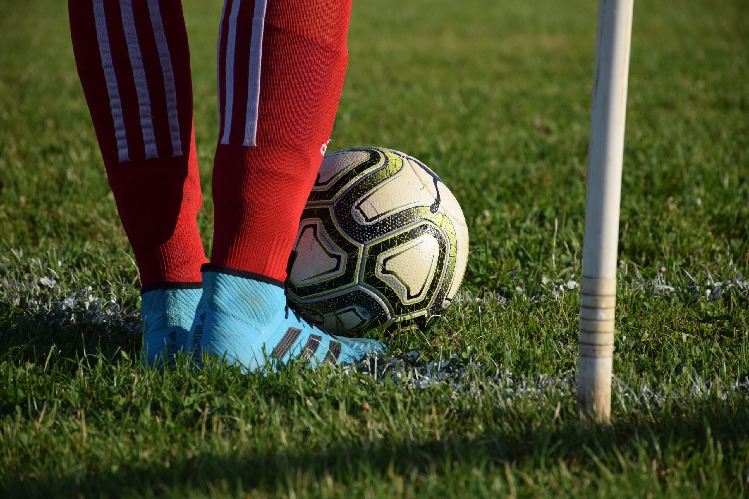 Quel équipement choisir pour une meilleure pratique du foot ? — Alsa ...