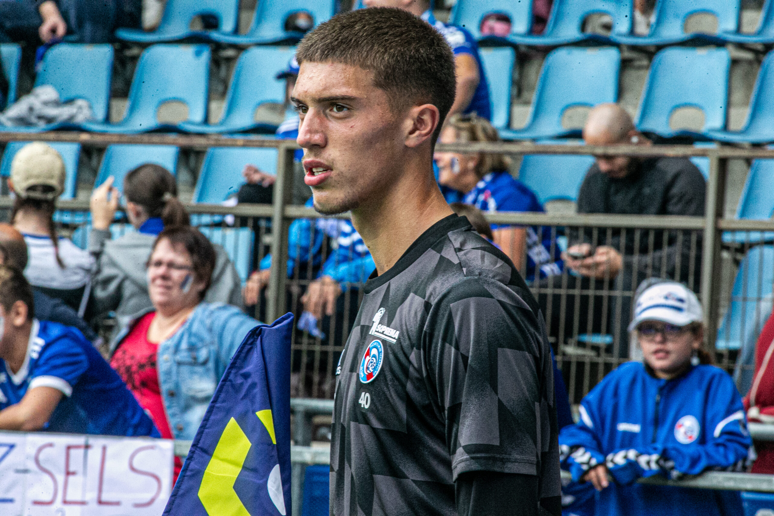 Risser en prend 3, premières minutes pour Depuidt, Dany Jean de retour ...