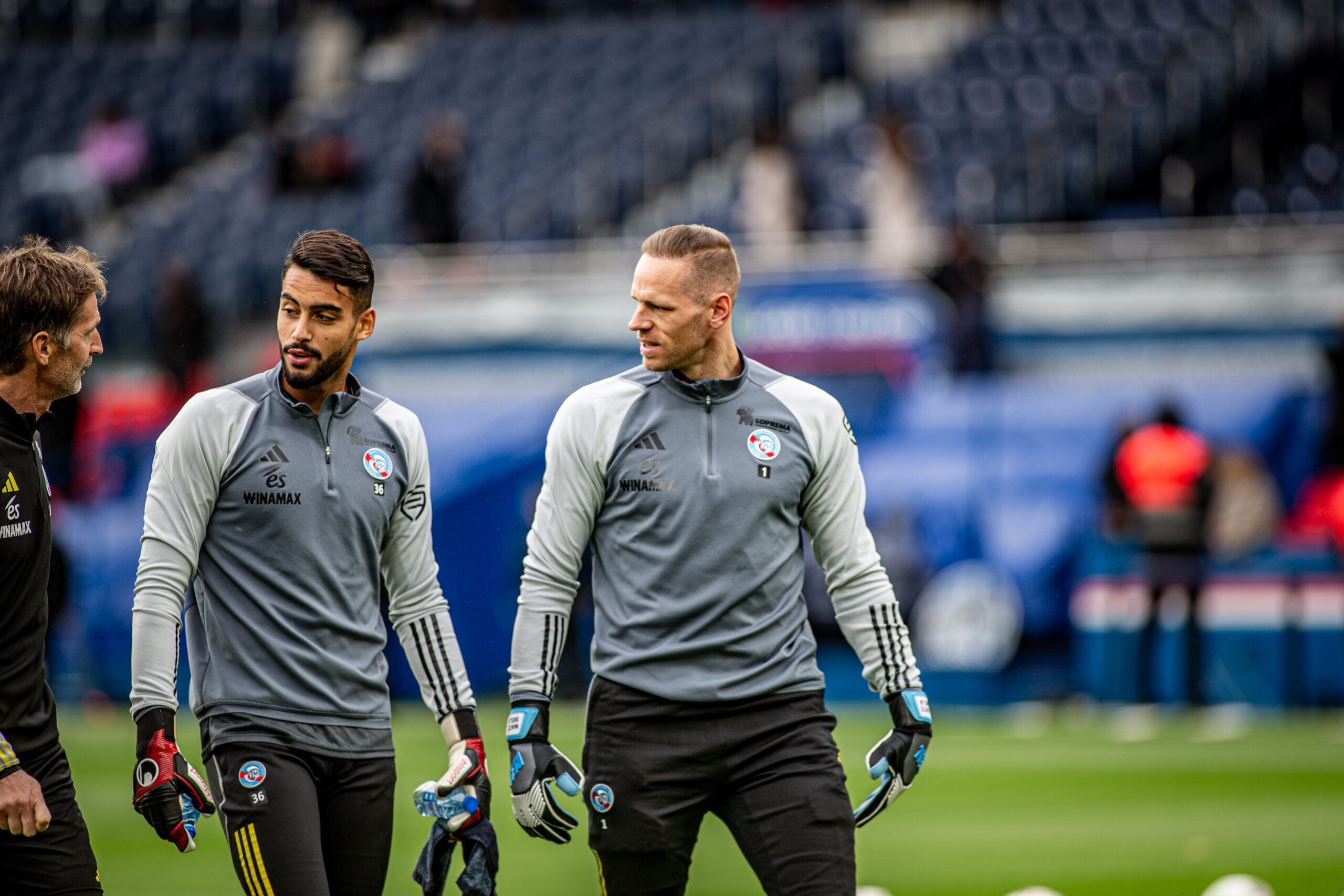 Matz Sels sur le départ, le Racing compte sur Alaa Bellaarouch — Alsa ...