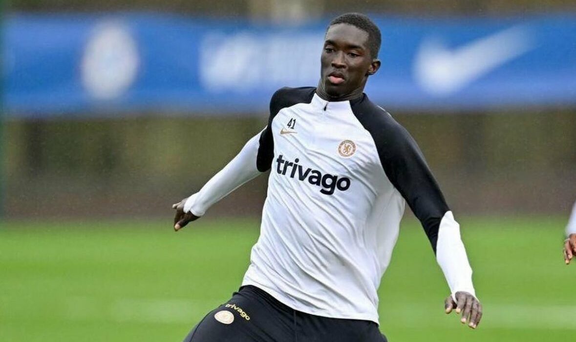 Avant de signer au Racing, Pape Diong (17 ans) s'entraîne avec Chelsea ...